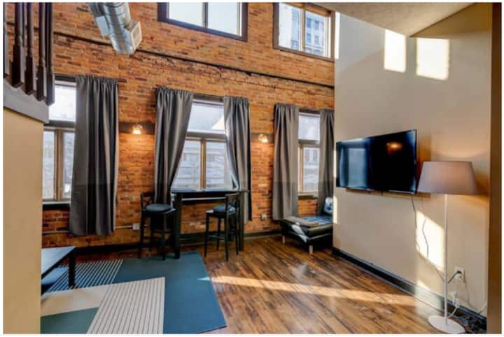 Huge Clean 3bd2b Loft Capitol&lansing Ctr +Parking - Lansing, MI