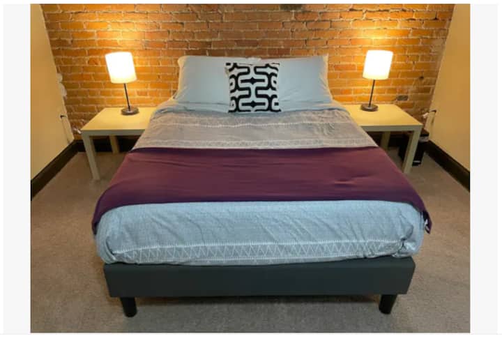 Spacious Studio Steps From Capitol & Conv. Center! - Lansing, MI