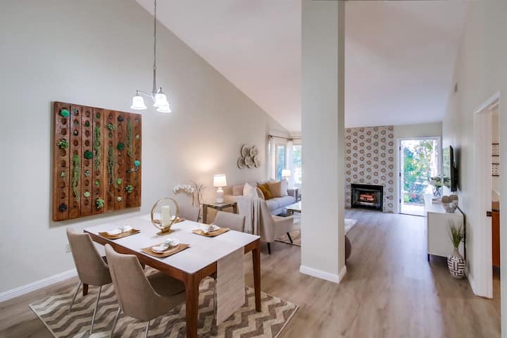 Stunning Designer Single Story 2 Bed With Views - Poway, CA