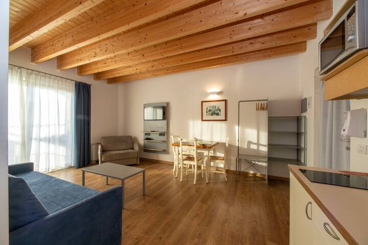 One Bedroom Apartment, Terrace On The Lake - Garda
