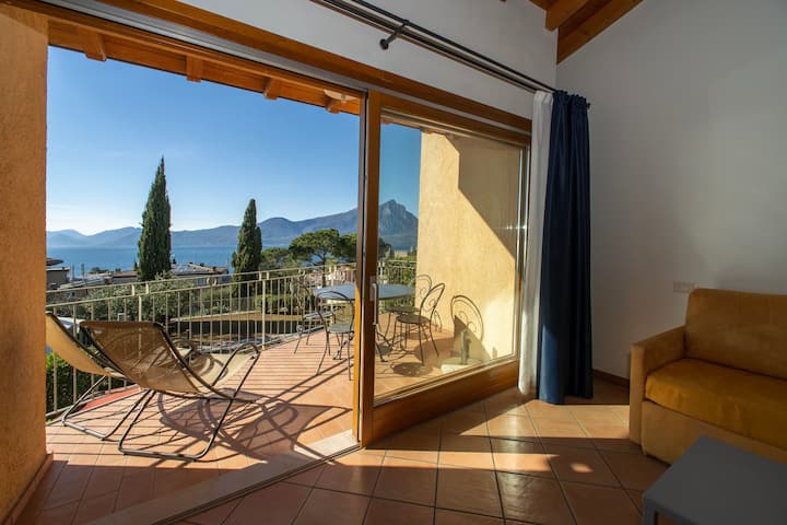 Duplex, Balcony On The Lake - Torri del Benaco
