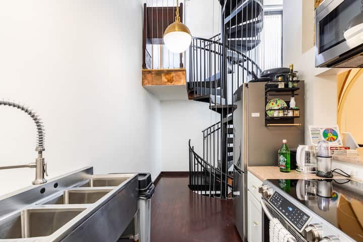 Basketball Court Chic City Loft Rooftop Gym Ev+ - Buffalo, NY