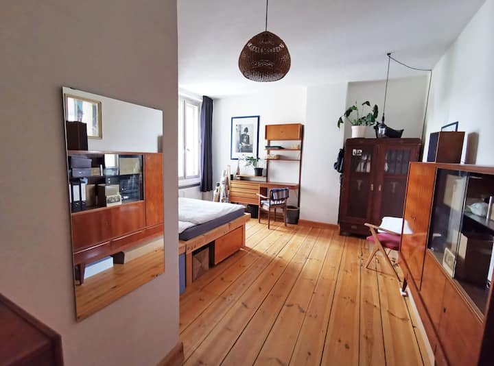 Cozy Room In Our Altbauwohnung - Berlin