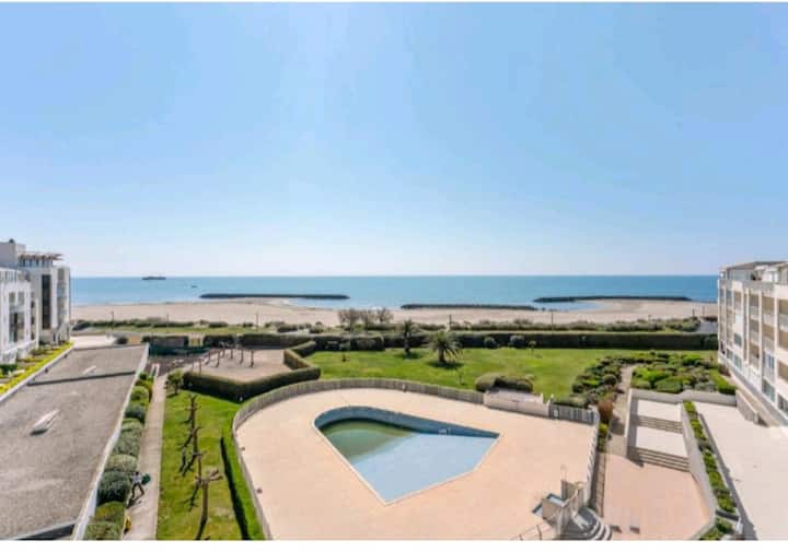 Front De Mer Avec Piscine - Agde