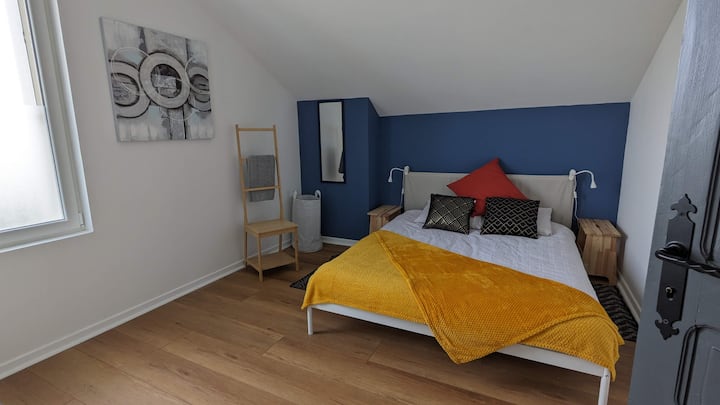 "L'entre-deux" : Chambre Bleue Privée - Billard - Oloron-Sainte-Marie
