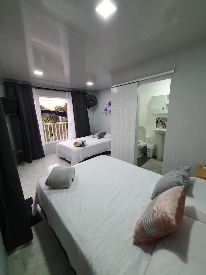 Hospedaje La Casa Blanca Cuarto #2 - Buenavista