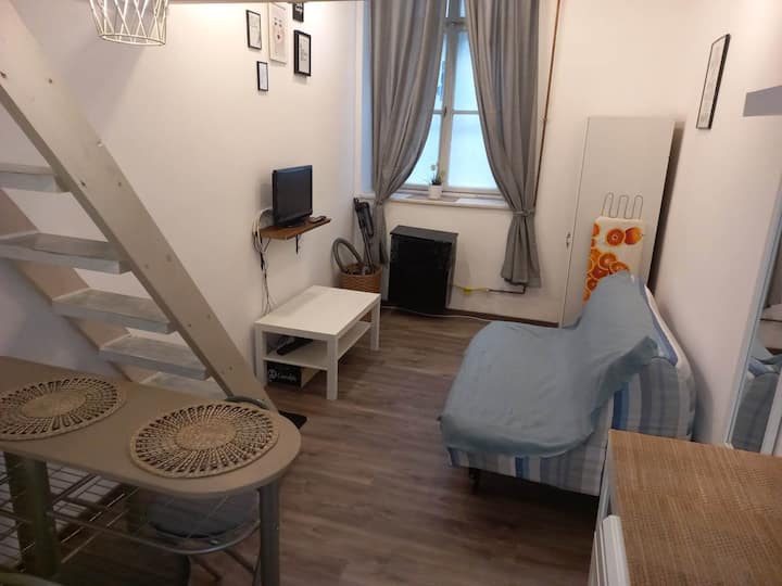 Corvin Negyed, Hangulatos Lakás Pároknak - Budapest