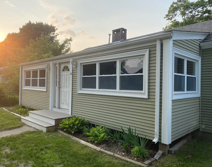 Beach House By Narrow River - Rhode Island