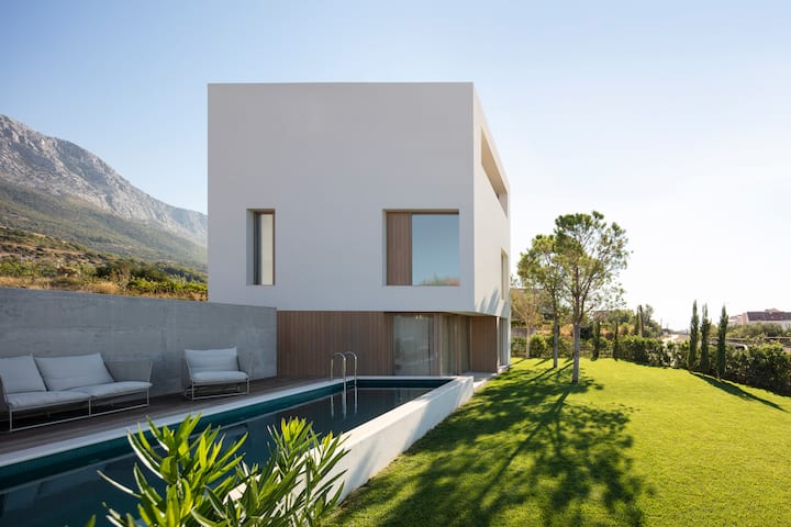 Architect's Home - Split