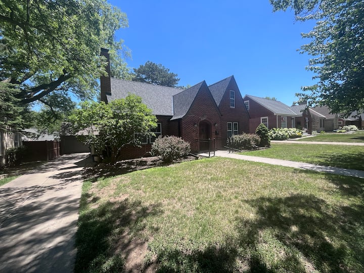 3 Bedroom Cottage - Lincoln, NE