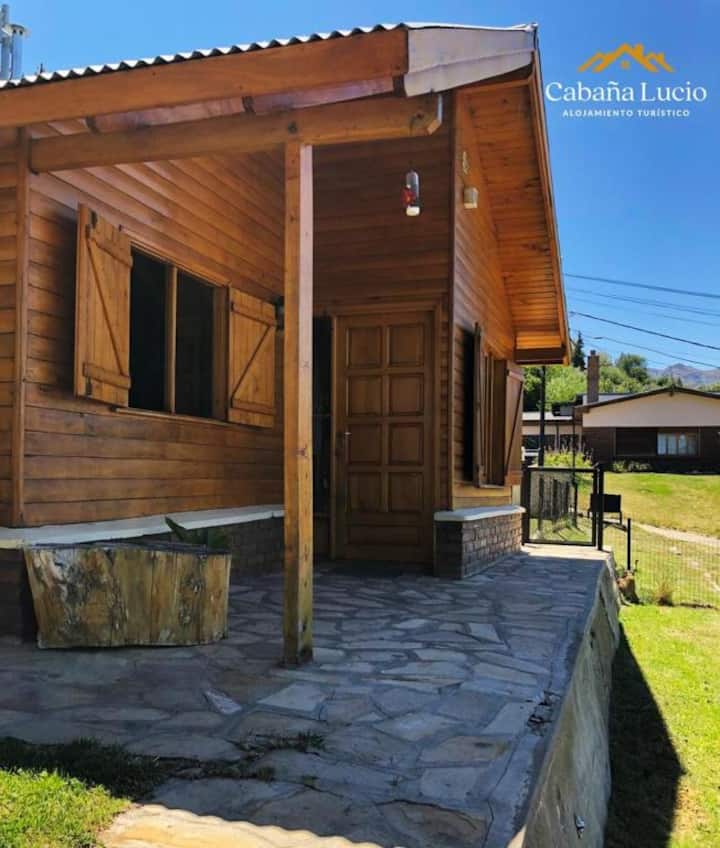 Excelente Cabaña Con Una Hermosa Vista A Esquel - Esquel