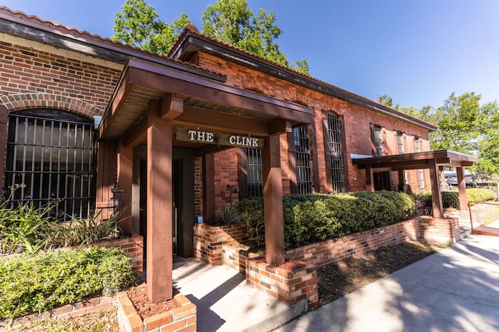 The Clink At The Locke Inn - Dade City, FL
