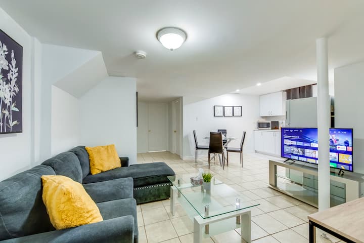 Private Apartment In Erin Mills With Free Parking - Mississauga