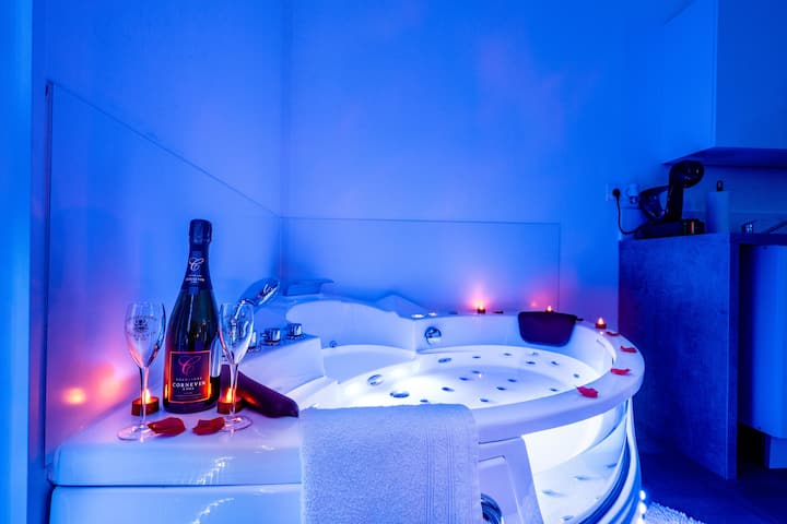 Suite Romantique*centre Ville*calme*balnéo*wifi - Sault
