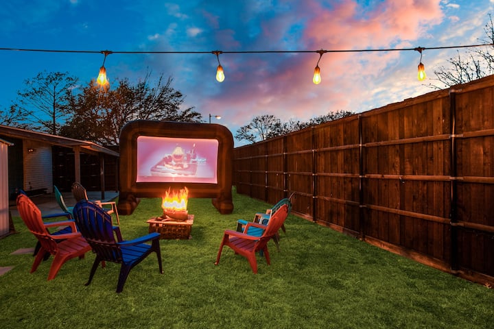 Holiday Getaway, Movie Theater, Grill, Fire Pit - Plano, TX