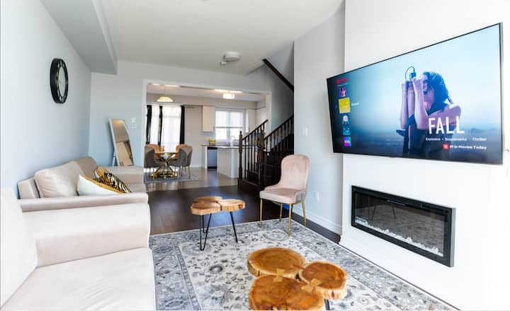 Entire Modern Townhouse Ajax - Ajax