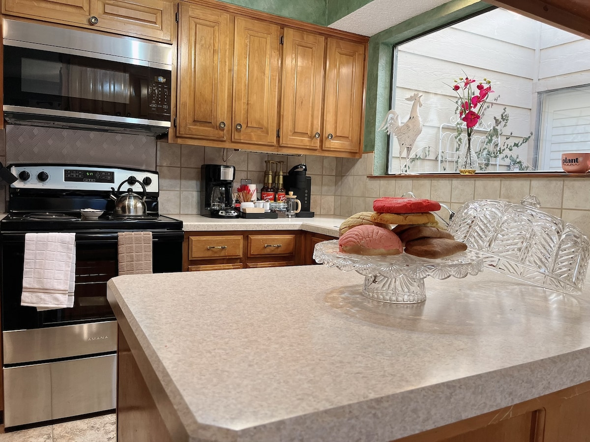 Casa Sol Lit king size/ Loop 250 - Maisons à louer à Midland, Texas ...