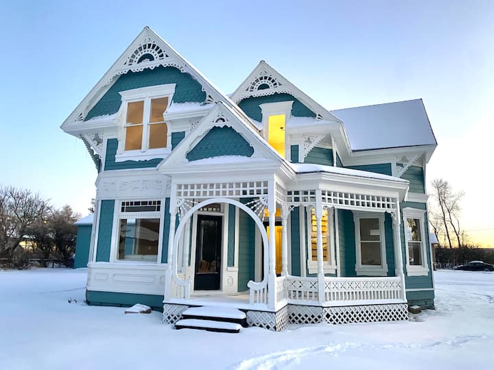 Victorian Mountain Sanctuary - Kamas, UT