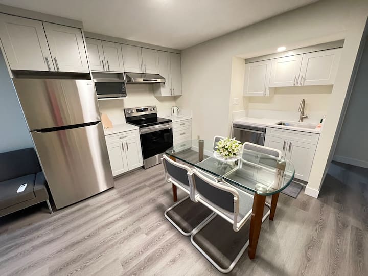 2 Bedroom/ 1 Bath - Vancouver
