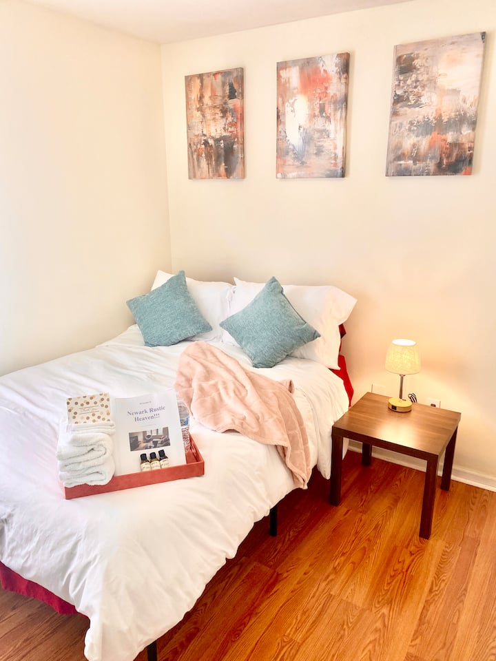 Concerts Cozy & Quality Stay!value!fullbed!ewr/nyc - East Rutherford, NJ