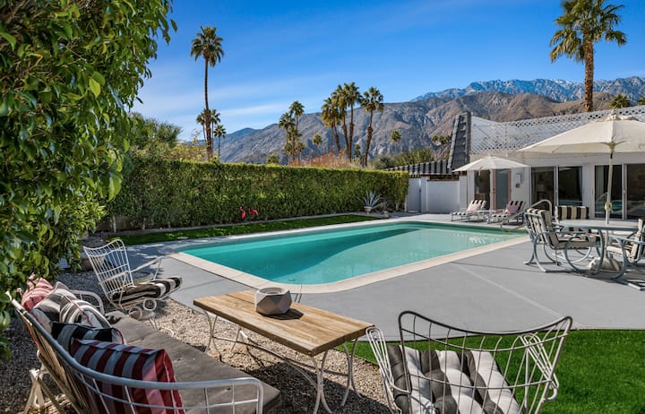 Villa Berne: A Hollywood Regency Pool Estate - Palm Springs, CA