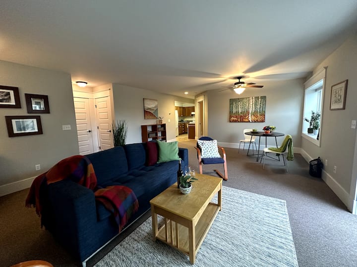 The Hilltop In Old Town - Anacortes, WA