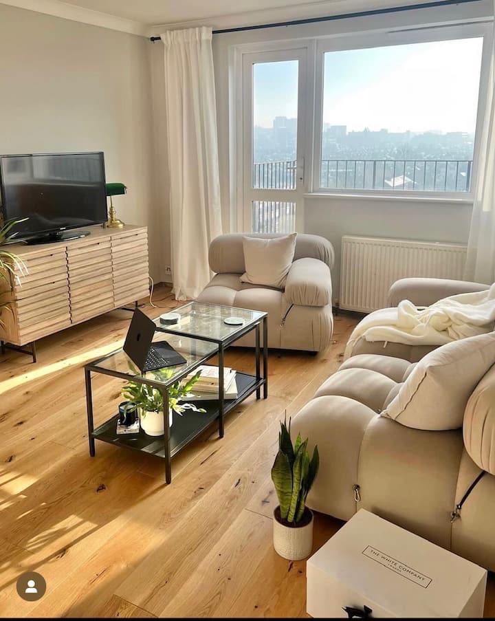 Spacious & Bright Top-floor Flat With Balcony - Notting Hill