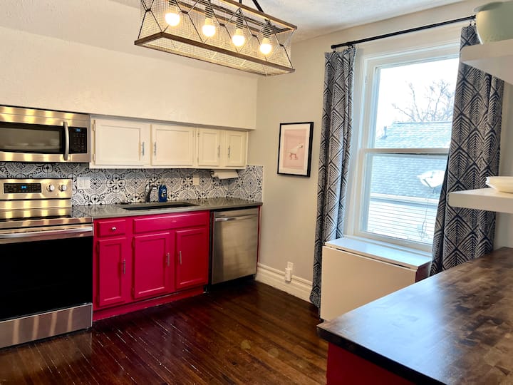 1 Bedroom Apt. In Dundee/midtown - Omaha, NE