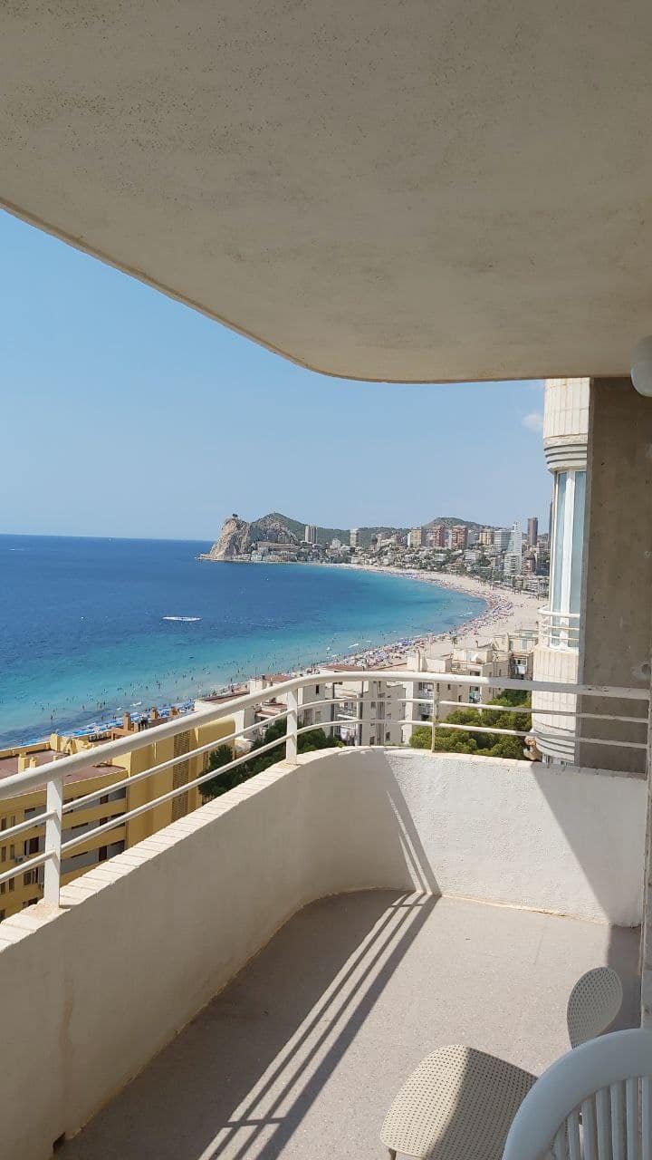 Urbanización El Olivar. Primera Línea De Playa. - Benidorm