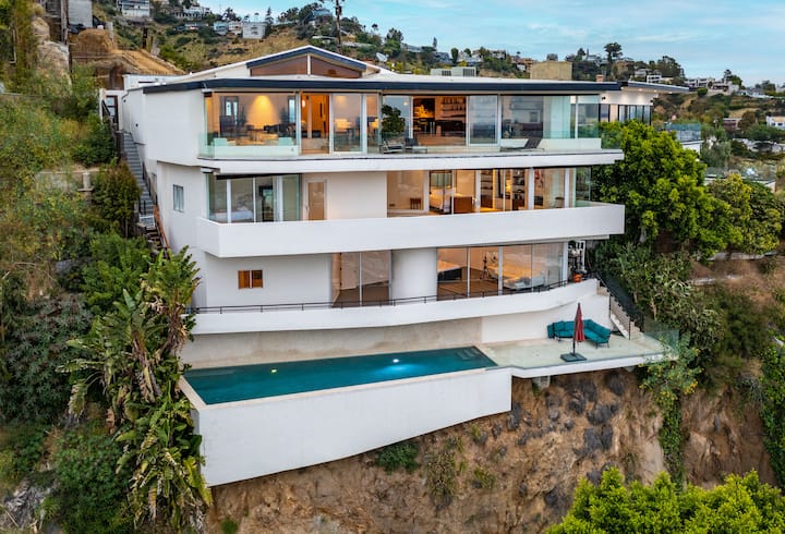 Jetliner 180' City/ocean Views! Sauna/steam/gym! - Beverly Hills, CA