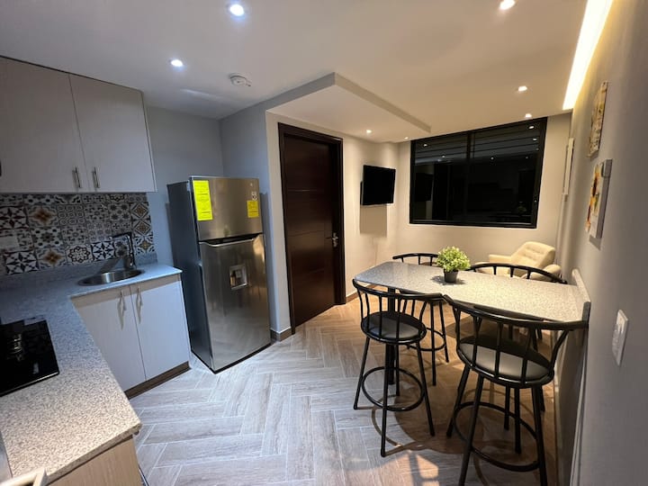 Charming Cinta Costera Studio - Panama City