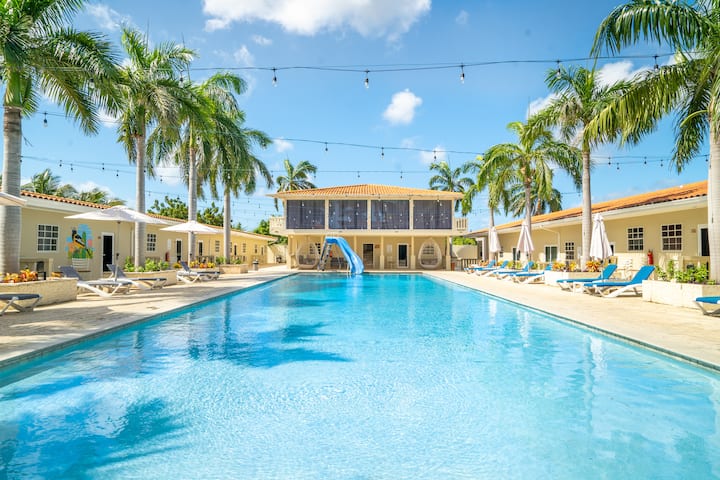 2 Bedroom Apartment, Poolview - Curaçao