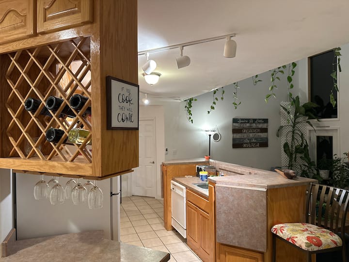 Pecker’s Treehouse - Sunrise Beach, MO