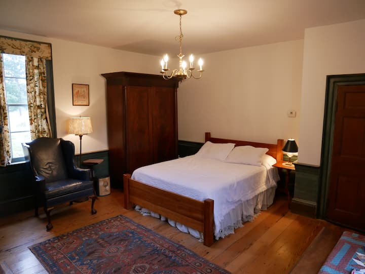Suite In Restored 1700s Home - Crozet, VA