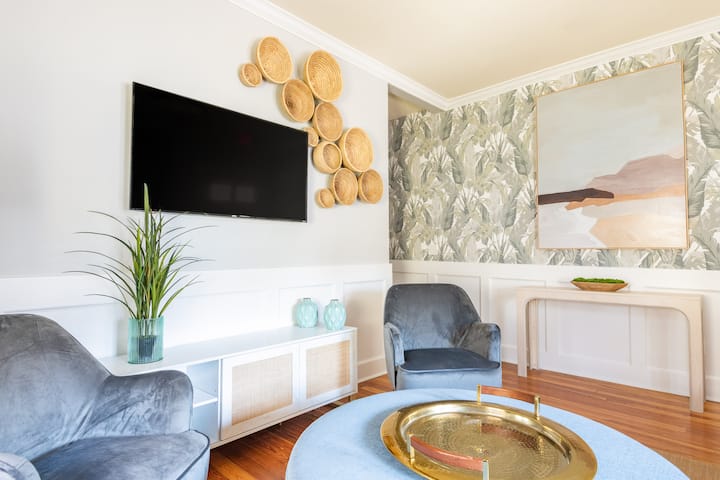 Beautiful King Street 4 Bedroom! 30 Day Rental - Charleston, SC