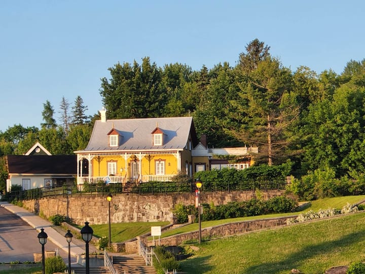 La Petite Maison Jaune - Saguenay