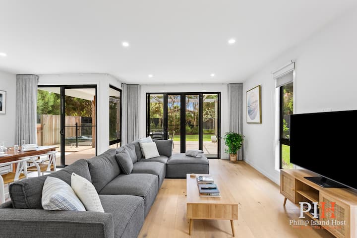 Hot Tub/ 4bdr, 2ba Family Home - San Remo