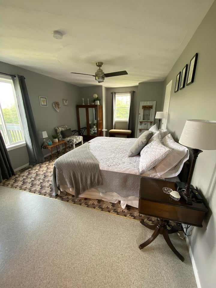 Country Home With Guest House - Meadow Suite - Fergus