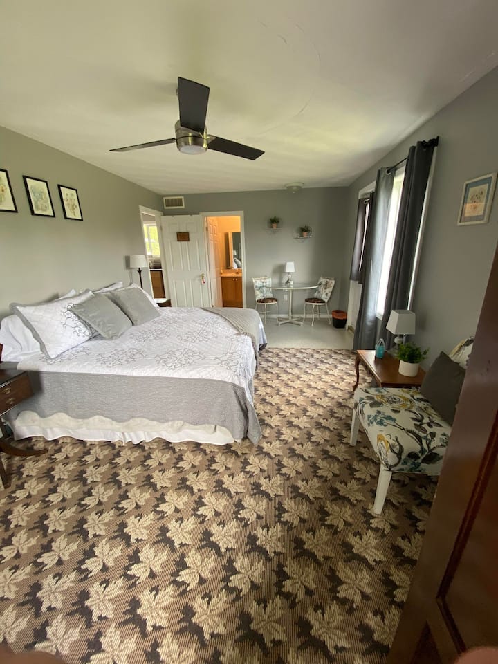 Country Home With Guest House - Meadow Suite - Fergus