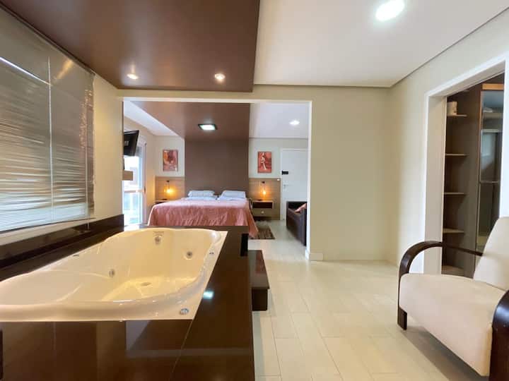 Suíte Com Banheira Em Casa Com Piscina - Camobi - Santa Maria
