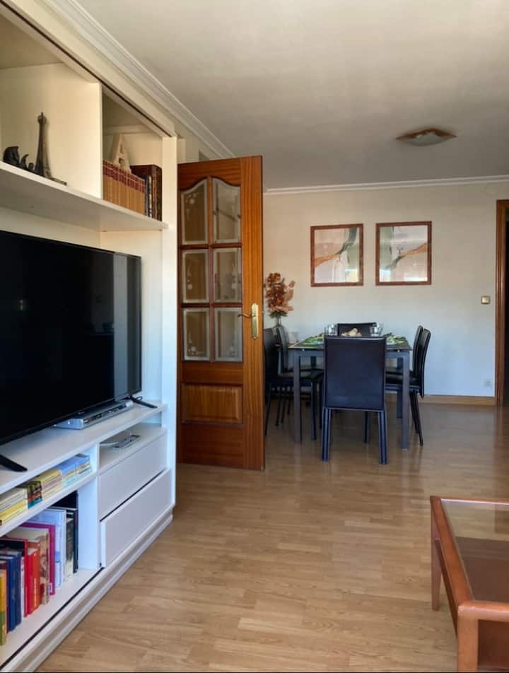 Habitación Céntrica Y Luminosa, Cama Matrimonial - Valladolid, España