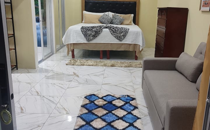 Escape To Exhale Penthouse - Montego Bay