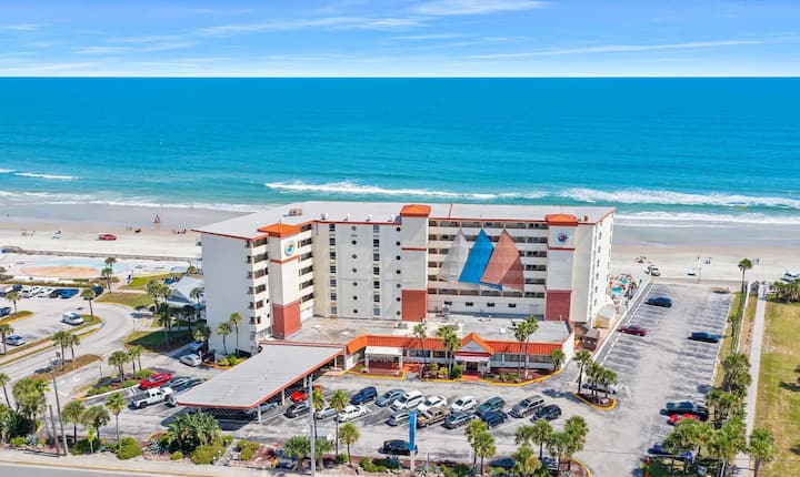 Ocean View Condo. Pool Is Open! - Daytona Beach, FL