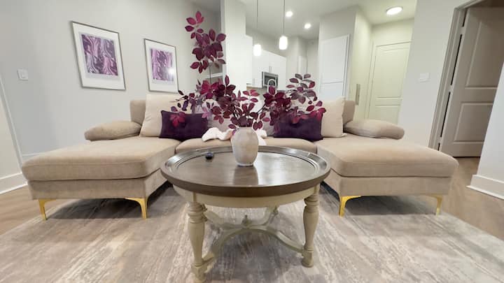 Modern Elegance In Deep Ellum Near Downtown - Dallas, TX