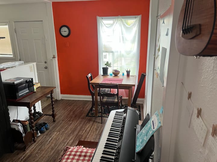 Cozy Private Bedroom In Midtown House - Tyler, TX