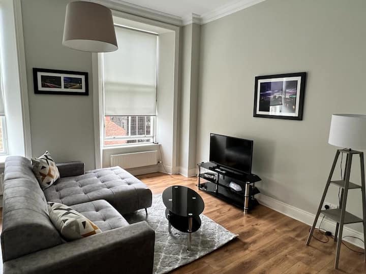 1 Bedroom Modern Central Flat - Glasgow