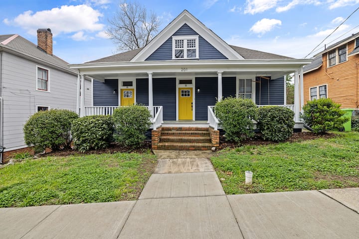 Roomy, Renewed, And In The Perfect Locale! - Raleigh, NC