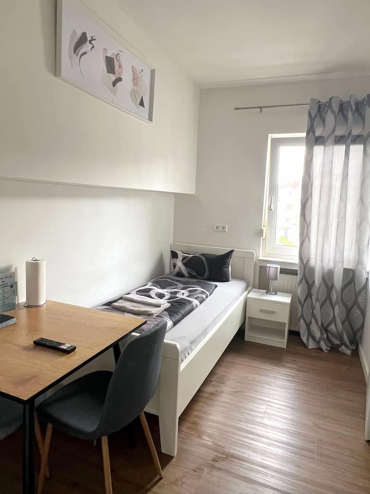 Compact Single Bed Studio With Kitchen - Osnabrück
