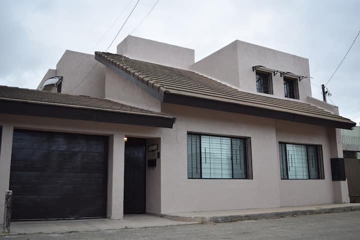 Amplia Casa Zona Del Campestre - Tijuana