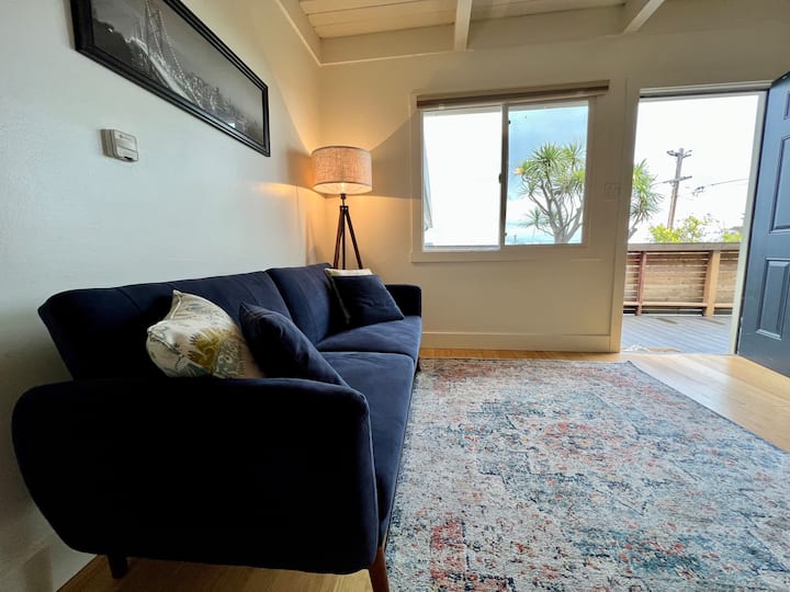 Quiet Garden Oasis | Sunset View | Parking | 1/1 - San Mateo, CA